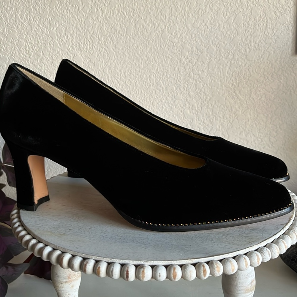 Apostrophe Piccolo Black Velvet Evening Dress Pump Ne… - Gem